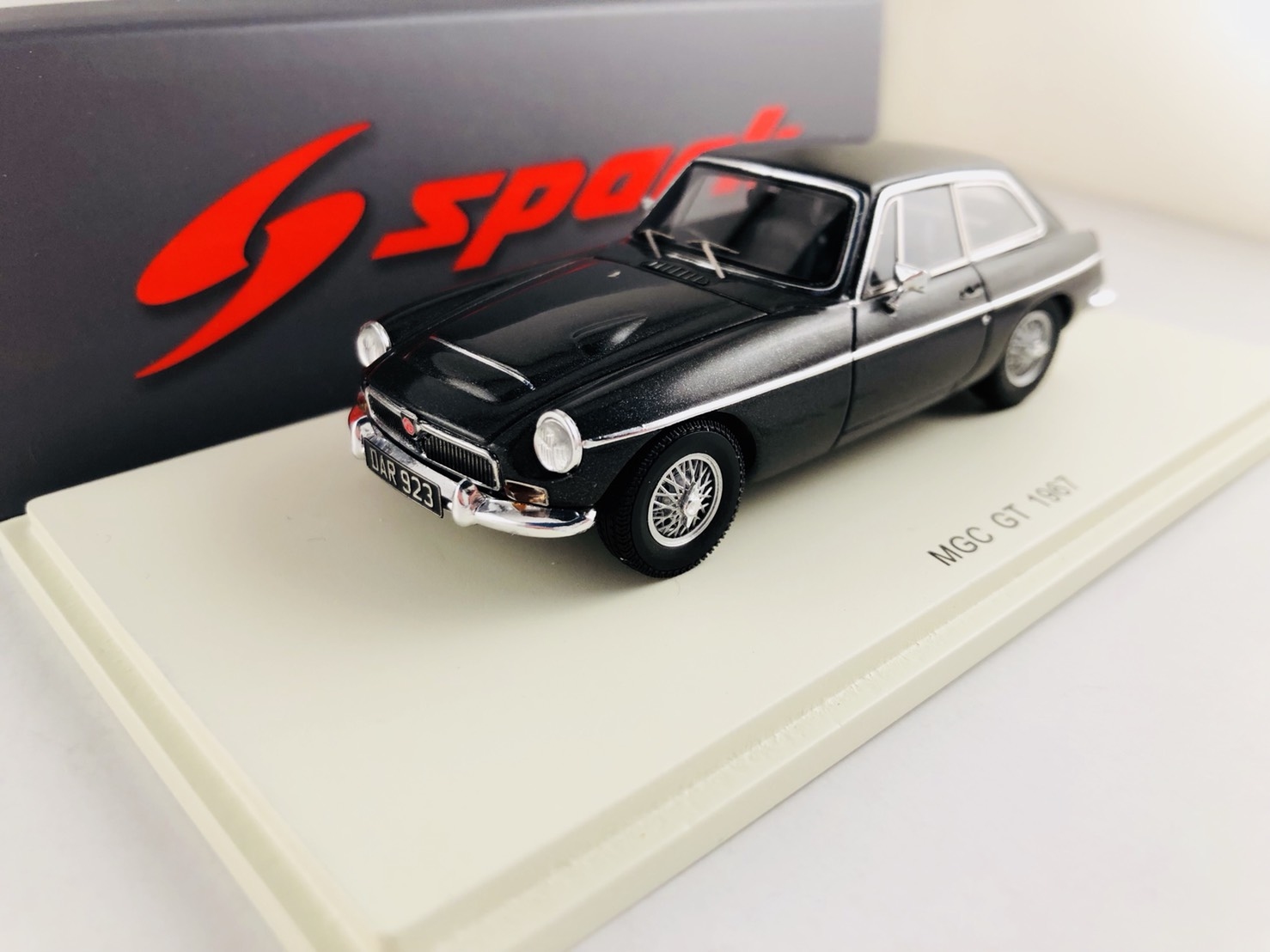 Spark S4144 MGC MG C GT 1967 Black 1/43 (樹酯車)