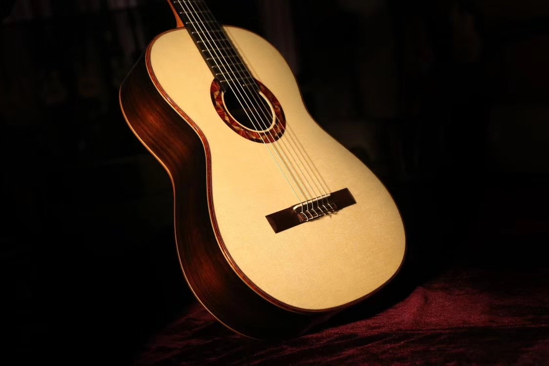 西班牙製-全人手製作 (made in Spain ) CLASSICAL GUITAR esteve