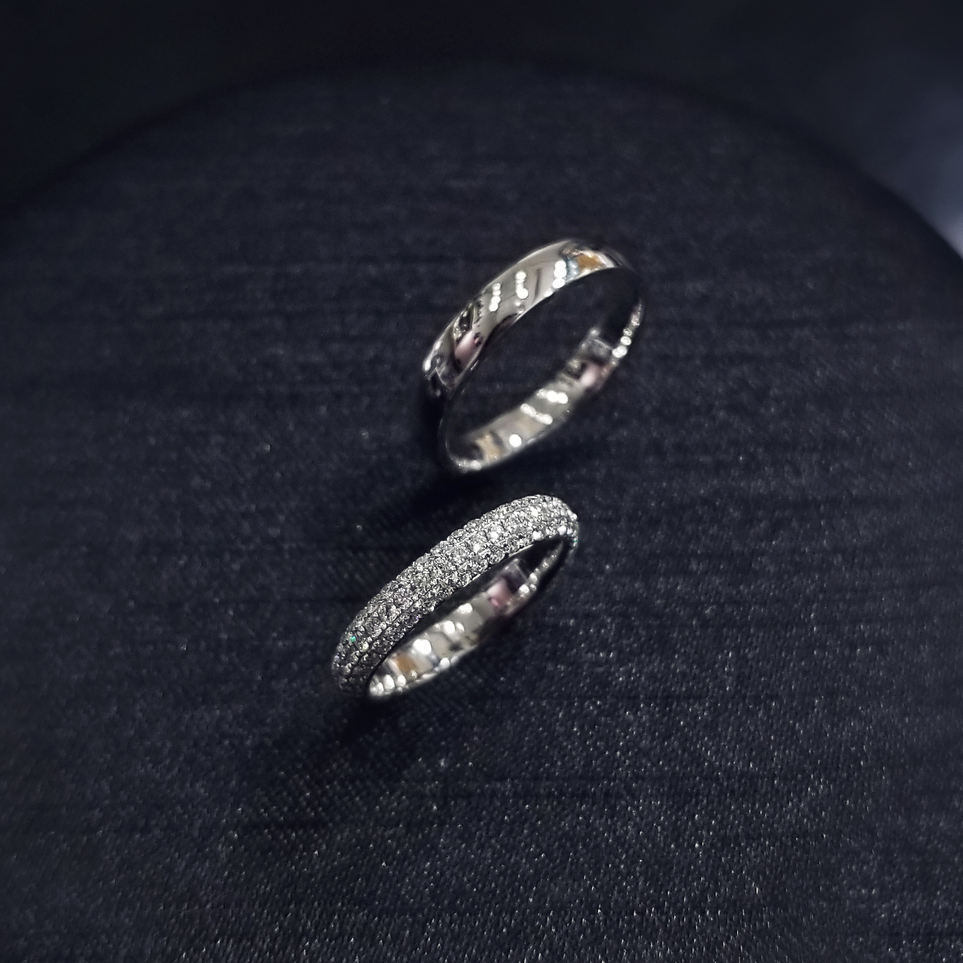 18K White Gold Wedding Ring