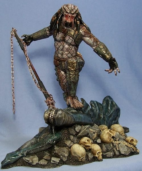 unpainted and unassmbled 1/6 predator on alien queen