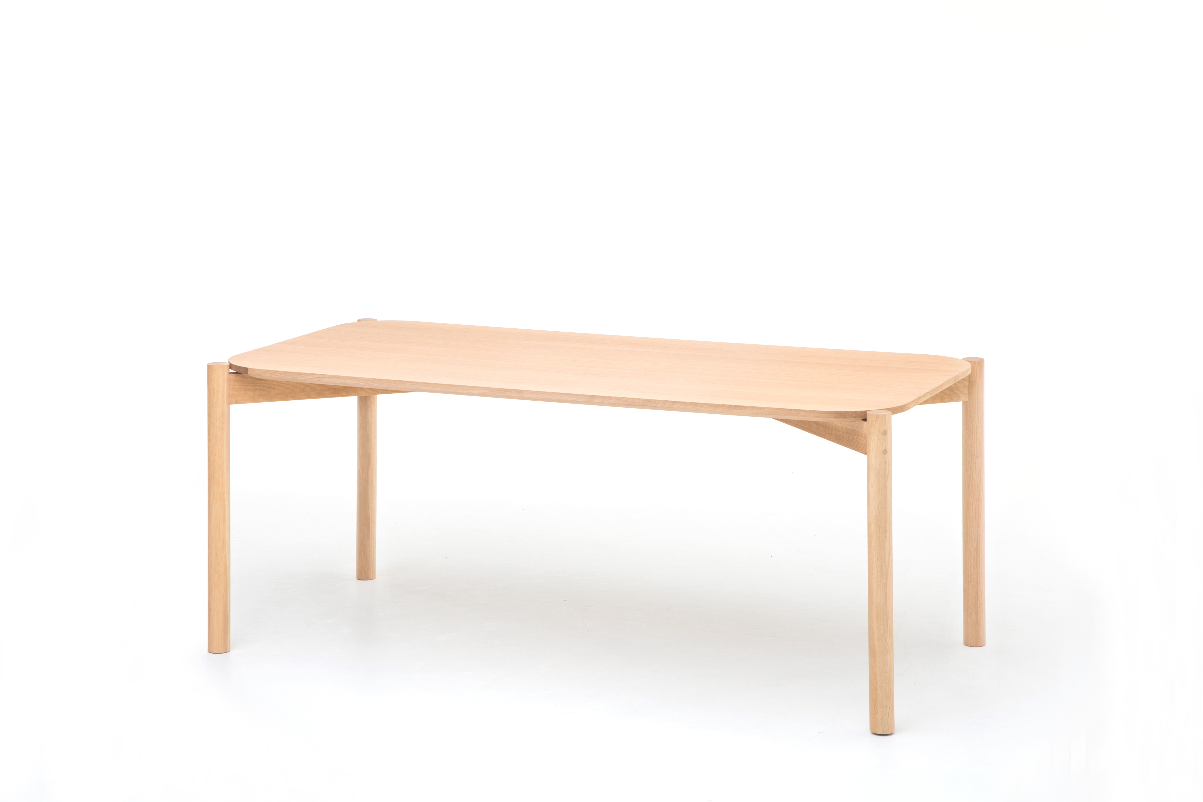 Castor Table 180 餐桌