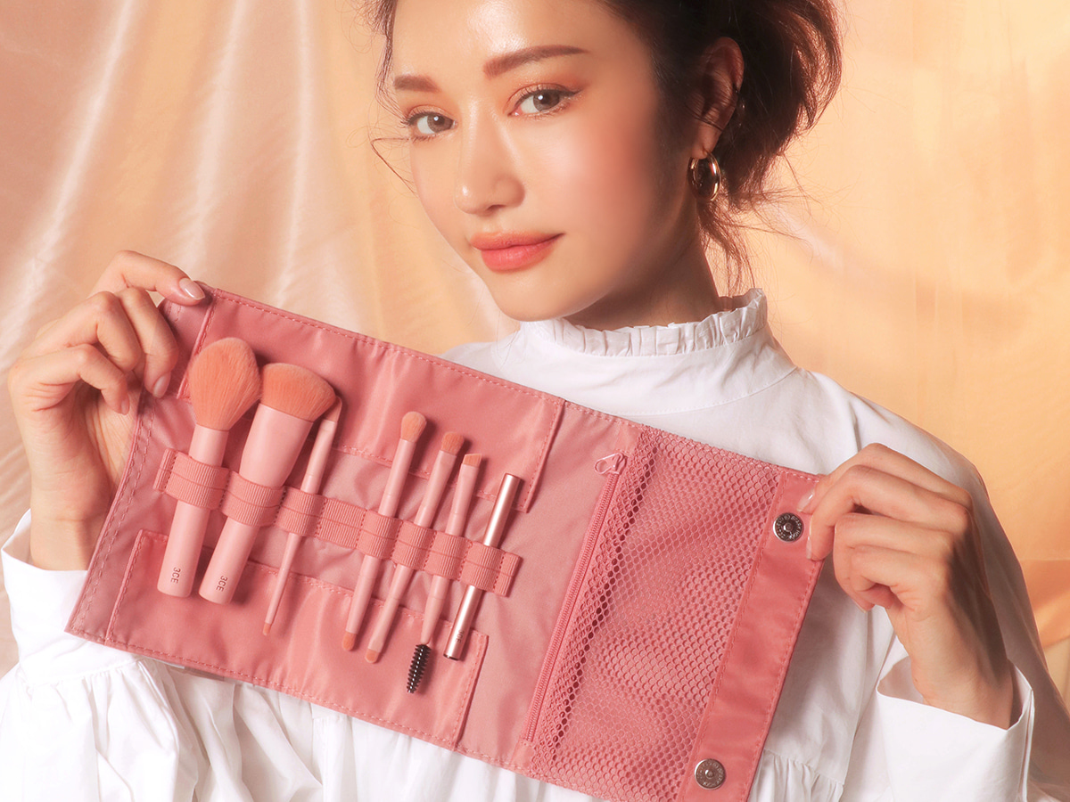 3CE MINI MAKEUP BRUSH KIT