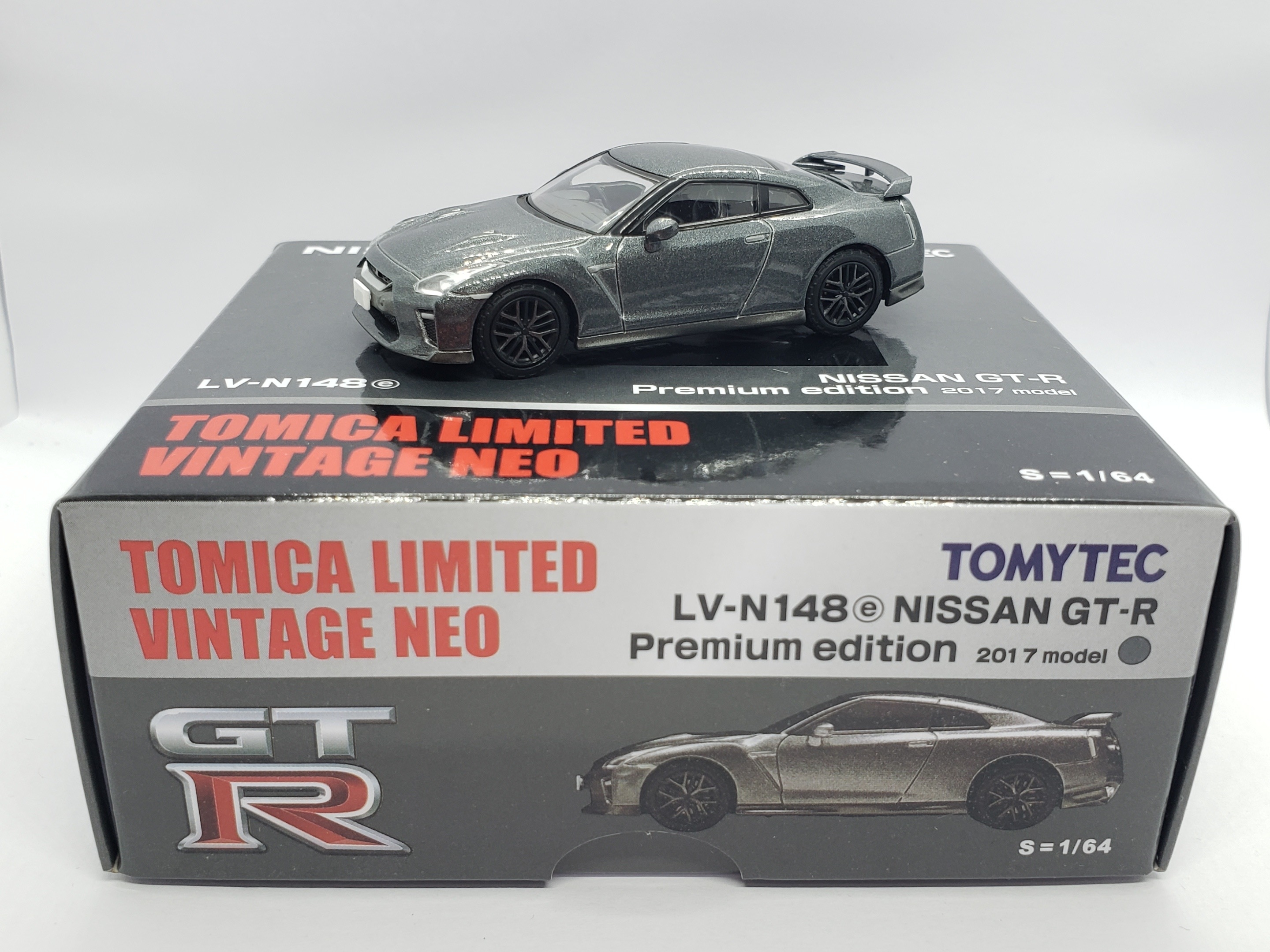 Tomica Limited Vintage NEO LV-N148e Nissan GT-R Premium