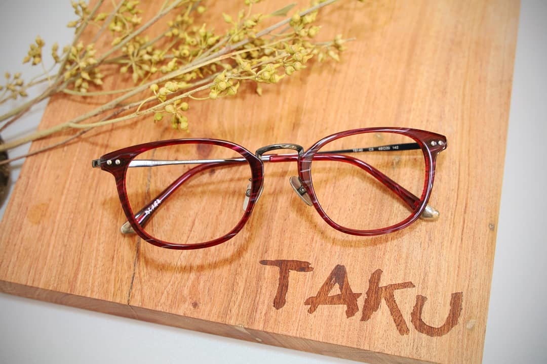 Taku 紅色間紋中金膠鏡框