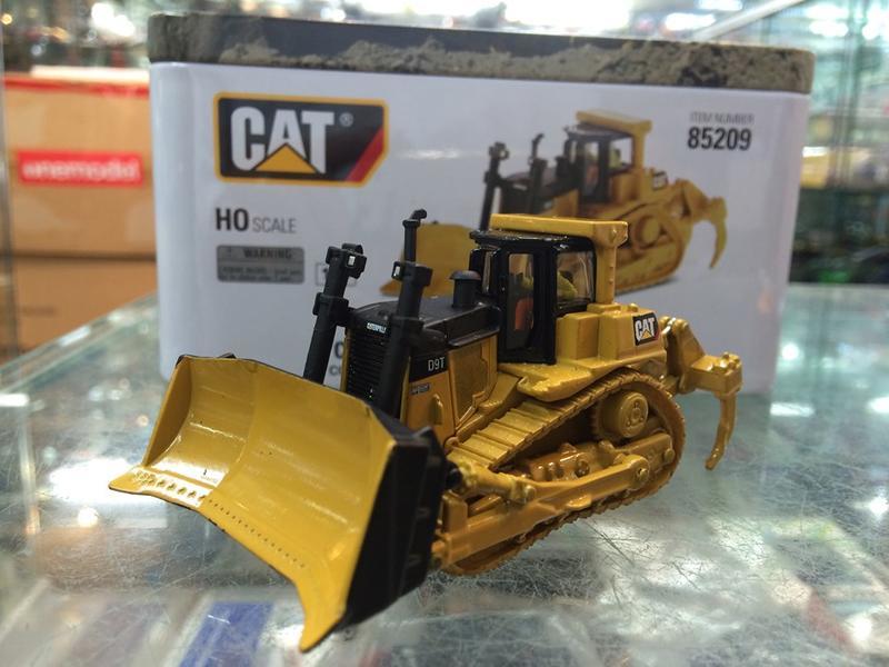 CAT 85209 D9T Track-Type Tractor 1/87