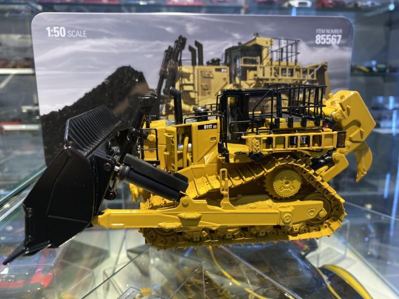 CAT 85567 D11T CD CARRYDOZER 1/50