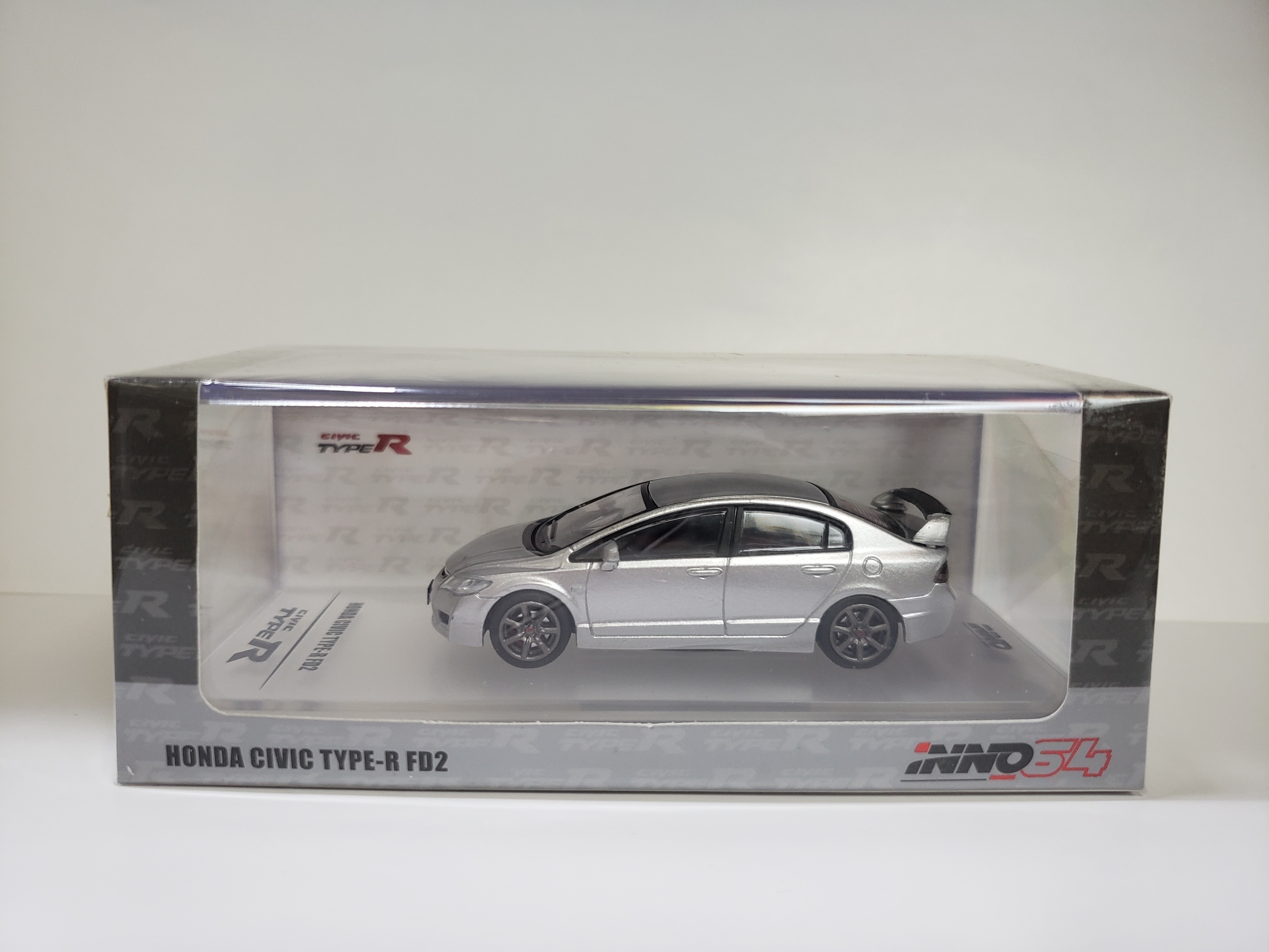 Inno64 1/64 Honda Integra Type R FD2 (Silver)