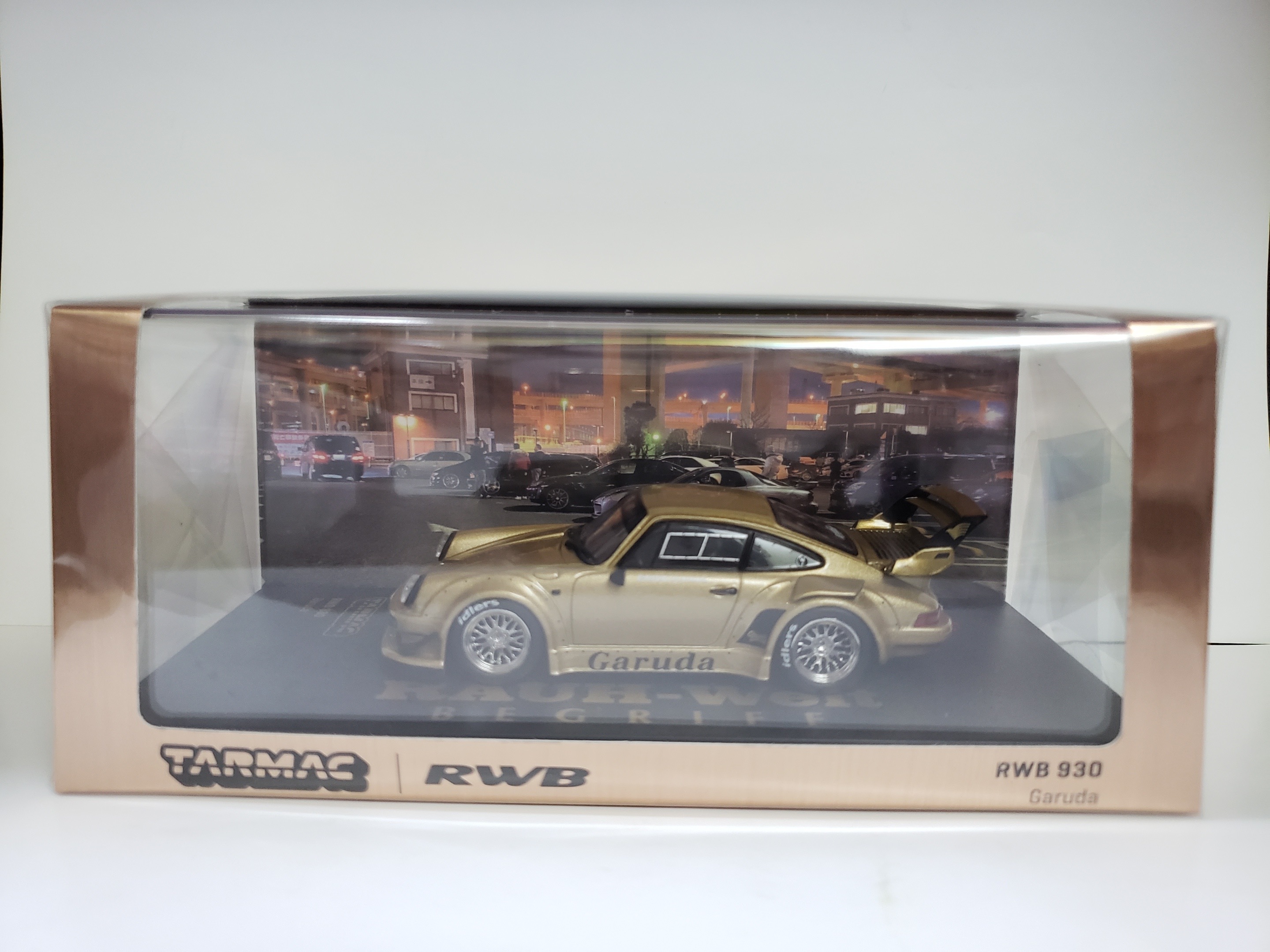 Tarmac Works 1/43 RWB 930 Garuda (Gold)