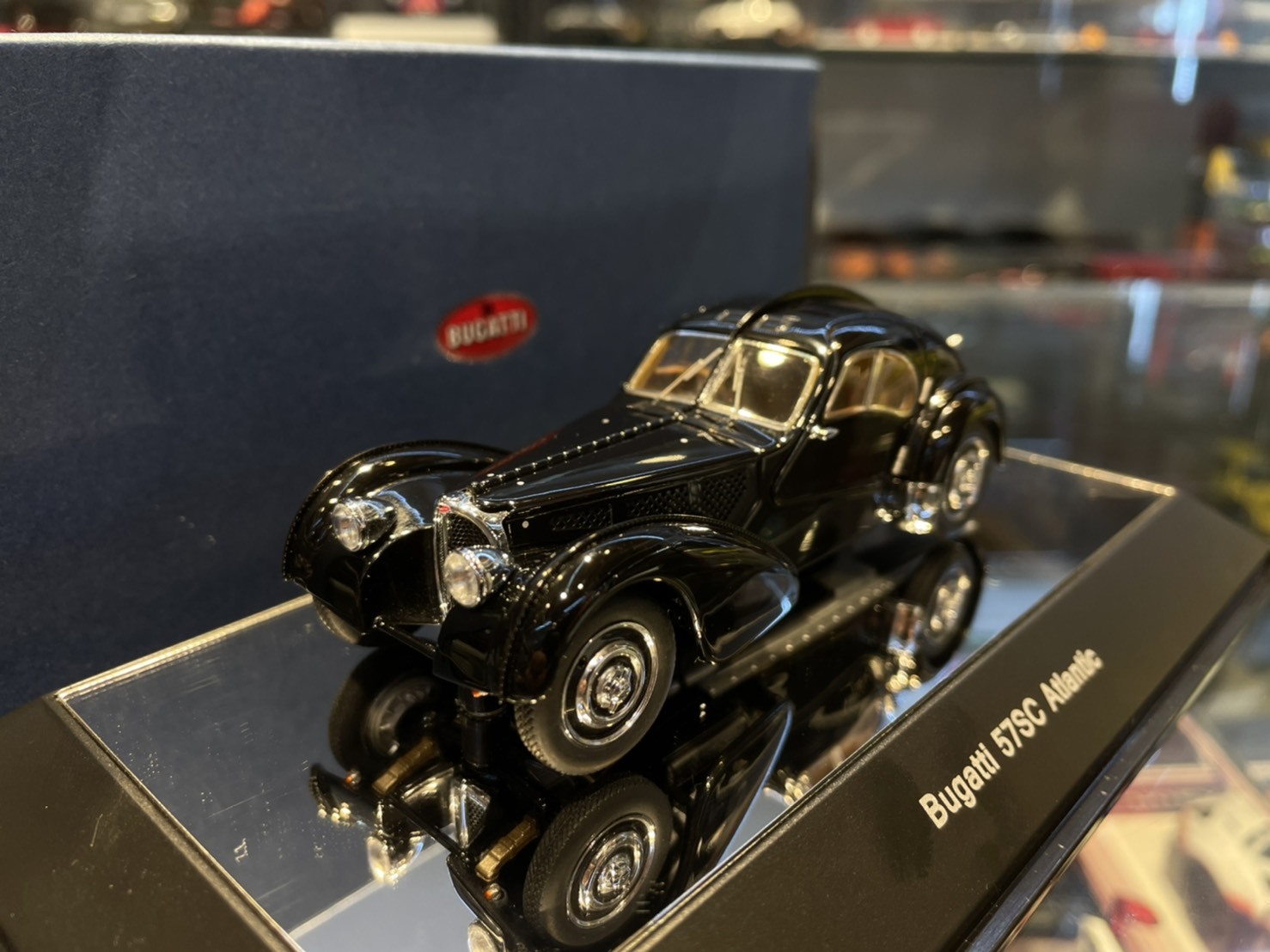 AutoArt 50946 Bugatti 57SC Atlantic 1983 黑色 1/43