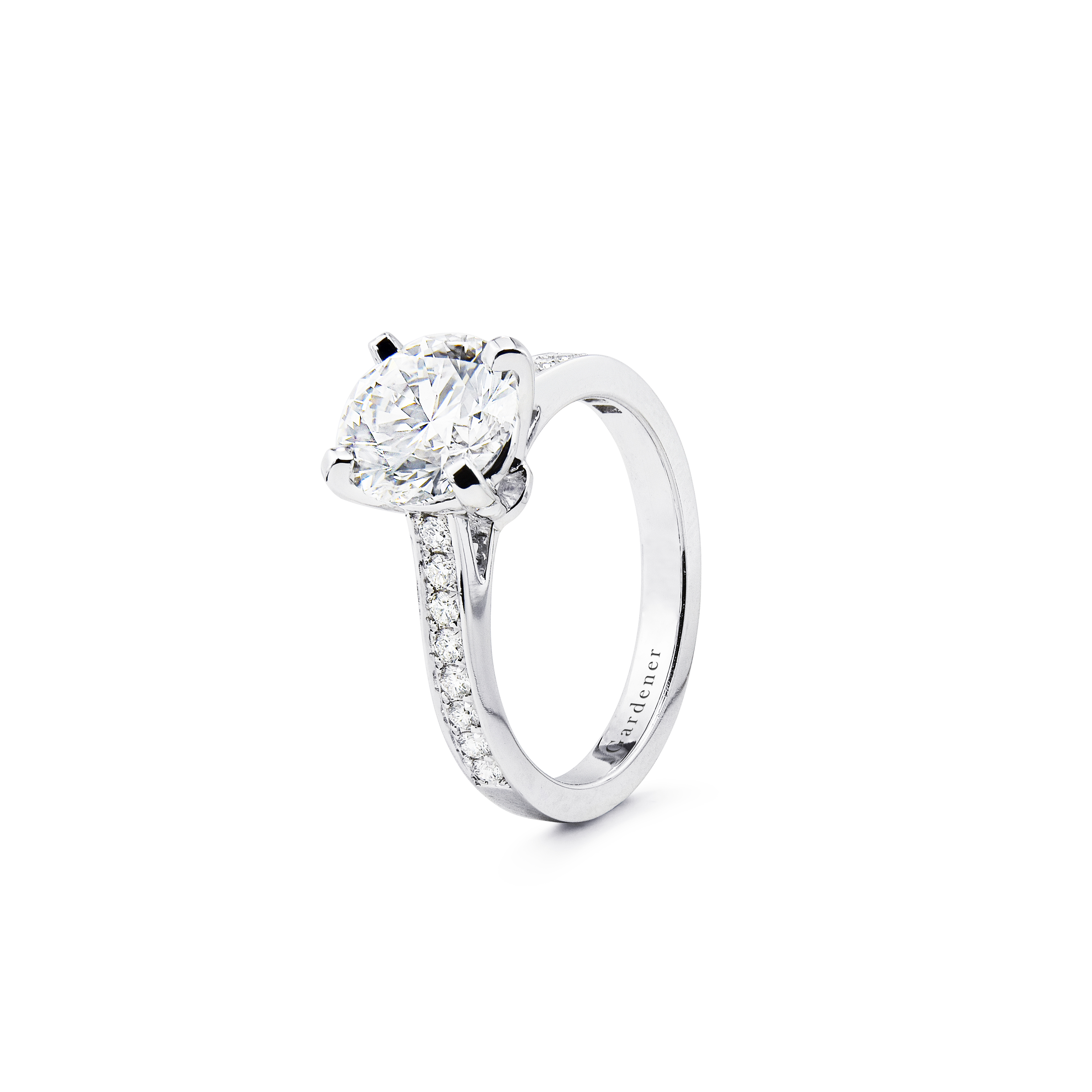 Cathedral bead set solitaire