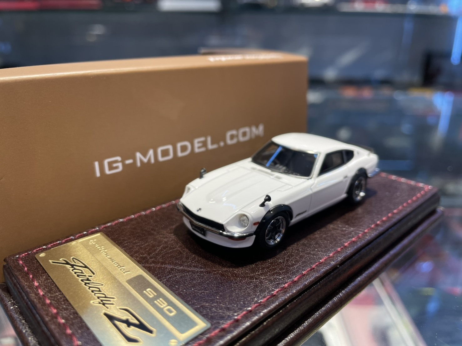 Ignition IG2309 Nissan Fairlady Z S30 白色 1/64 (樹酯車)