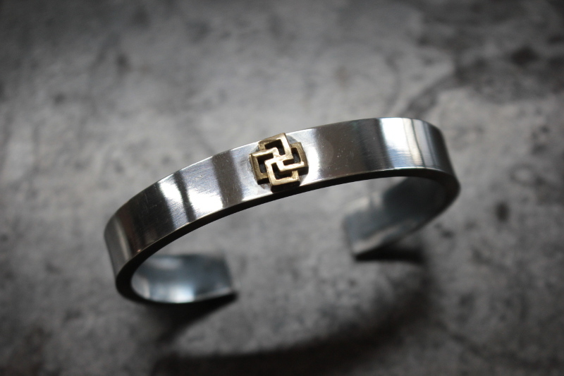 FCB-51 10mm flat bangle K18 Luck Cross