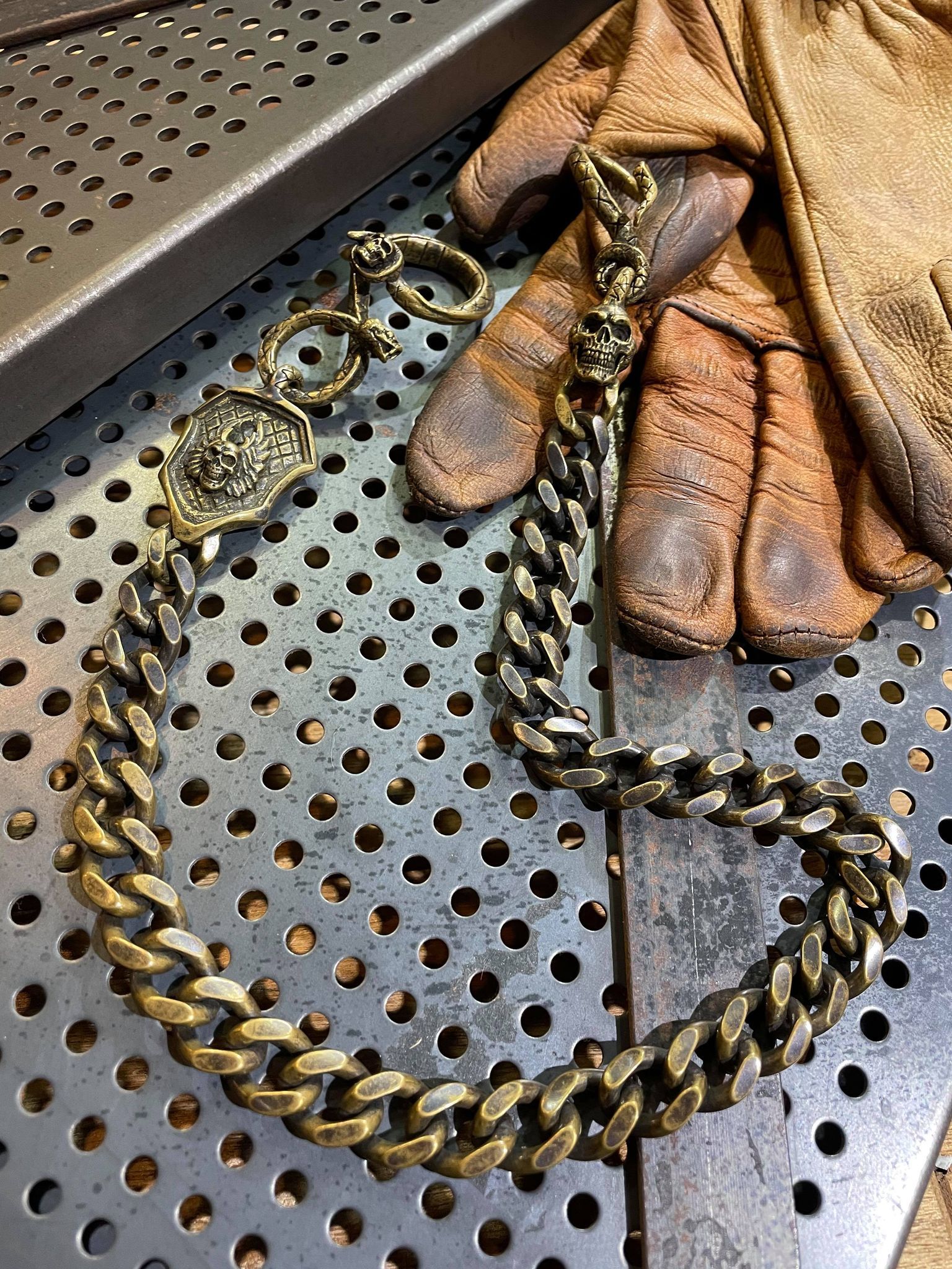 Black Venom Jewelry- Poison The Lust Brass Key Chain 黃銅