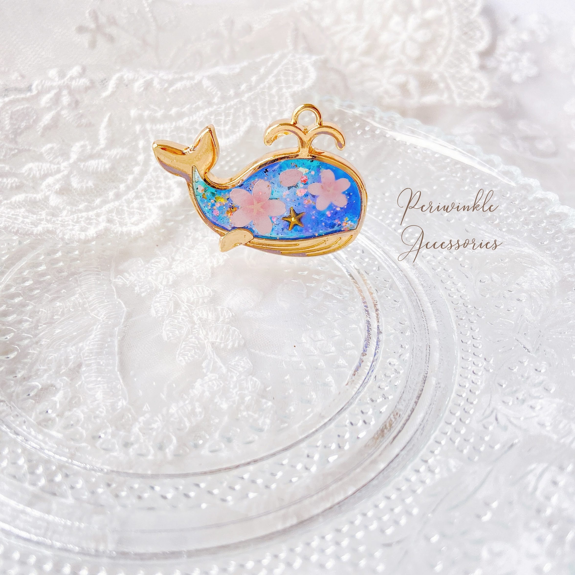 Periwinkle Accessories 海藍星空櫻花鯨魚鑰匙圈