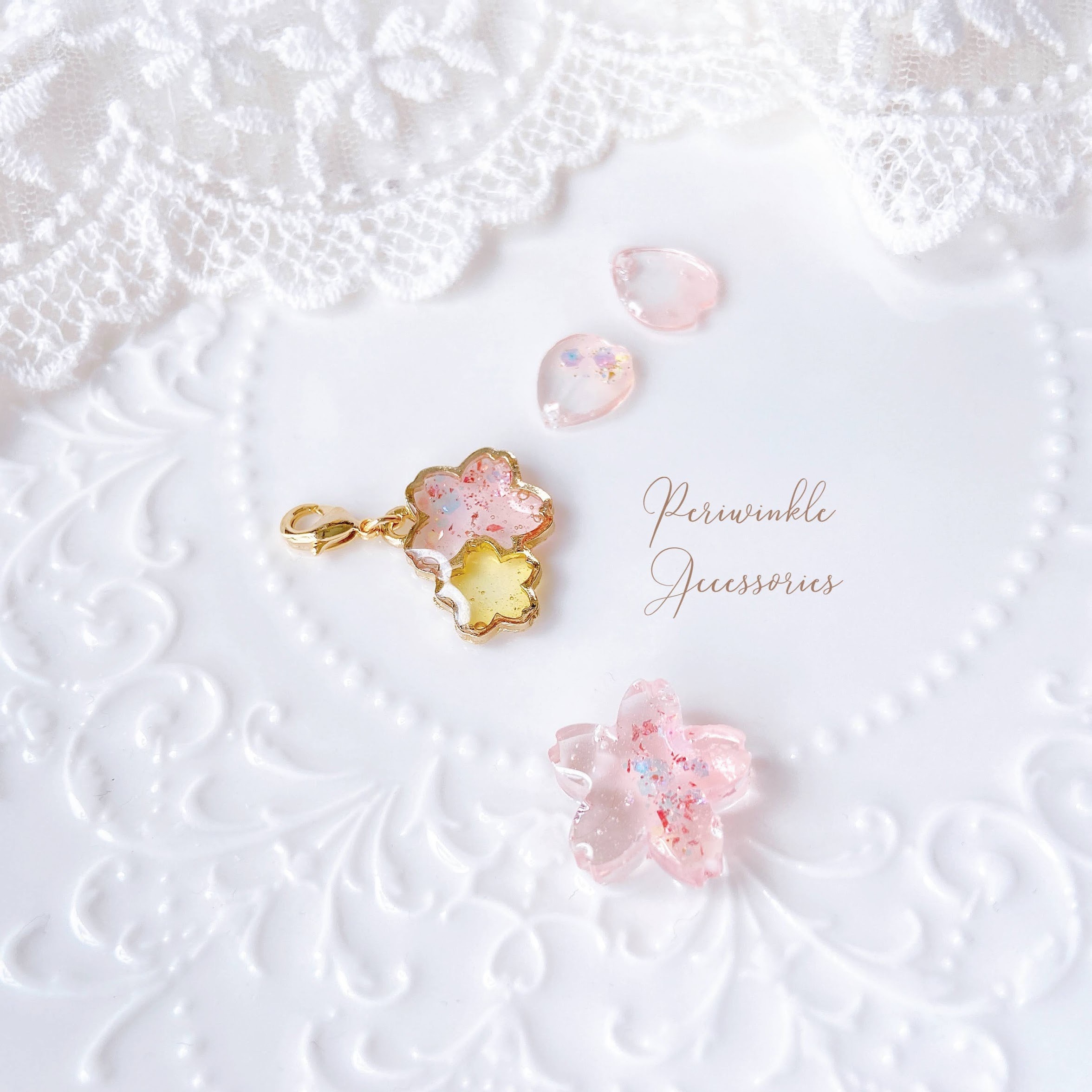 Periwinkle Accessories 粉紅淺黃櫻花手帳吊飾
