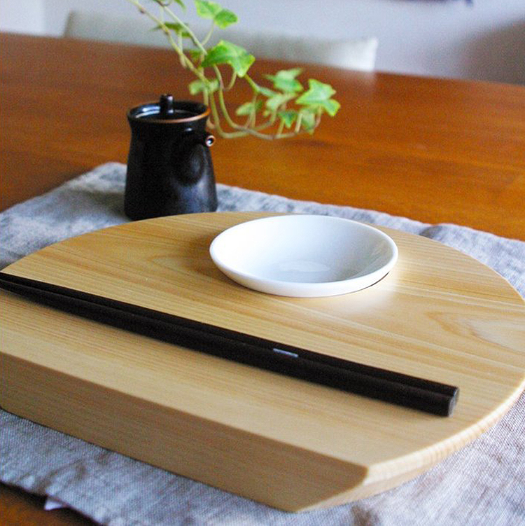 土佐龍 四萬十檜木 料理半月托盤 | moli store 日本餐盤、盛載器皿