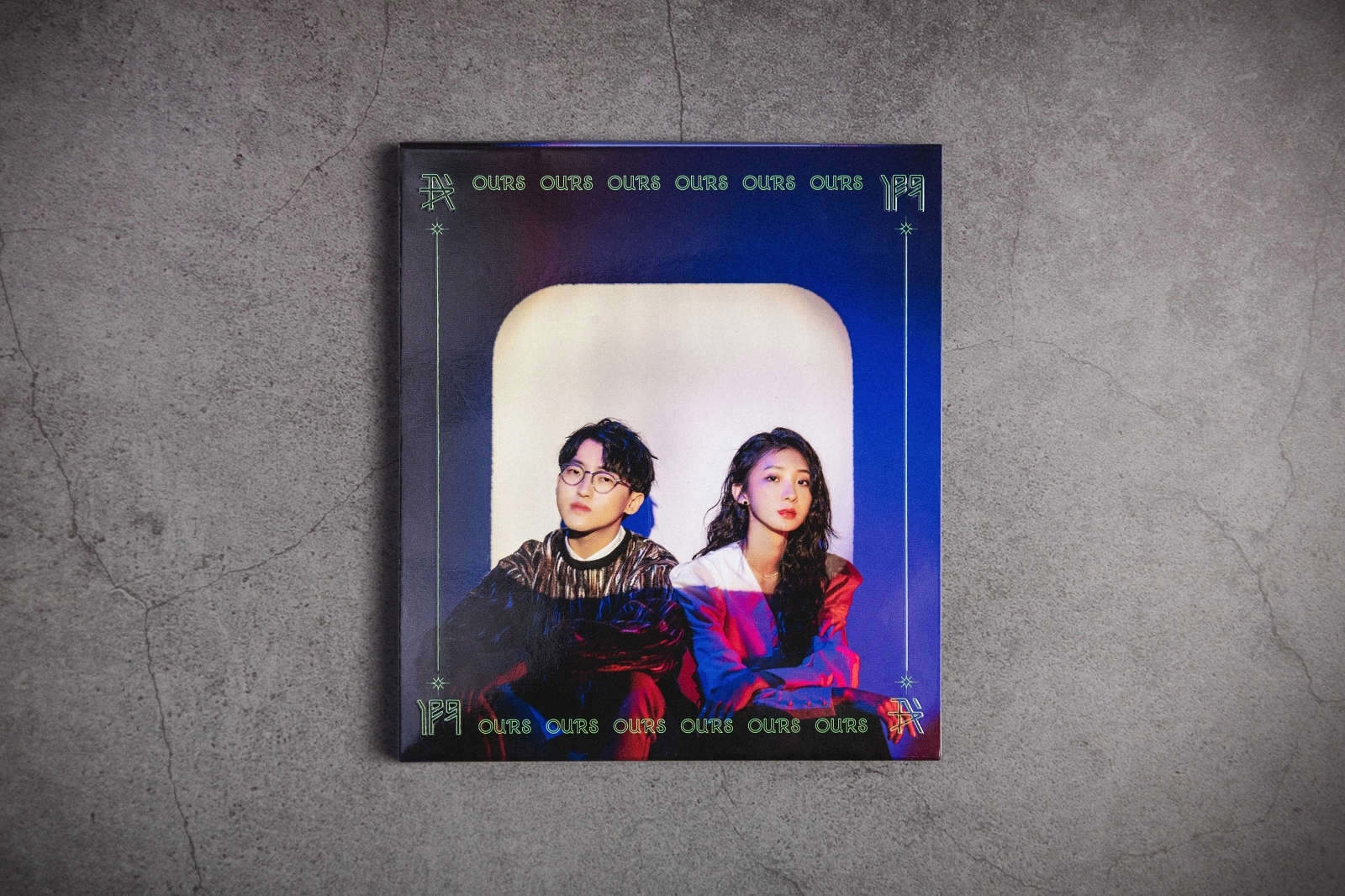 我們OURS 〈我們OURS〉首張同名專輯〔預購限量 特別版〕