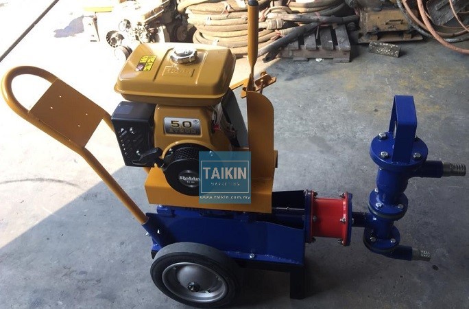 Grout Pump c/w Robin Engine Suction Discharge Bore 1 1/