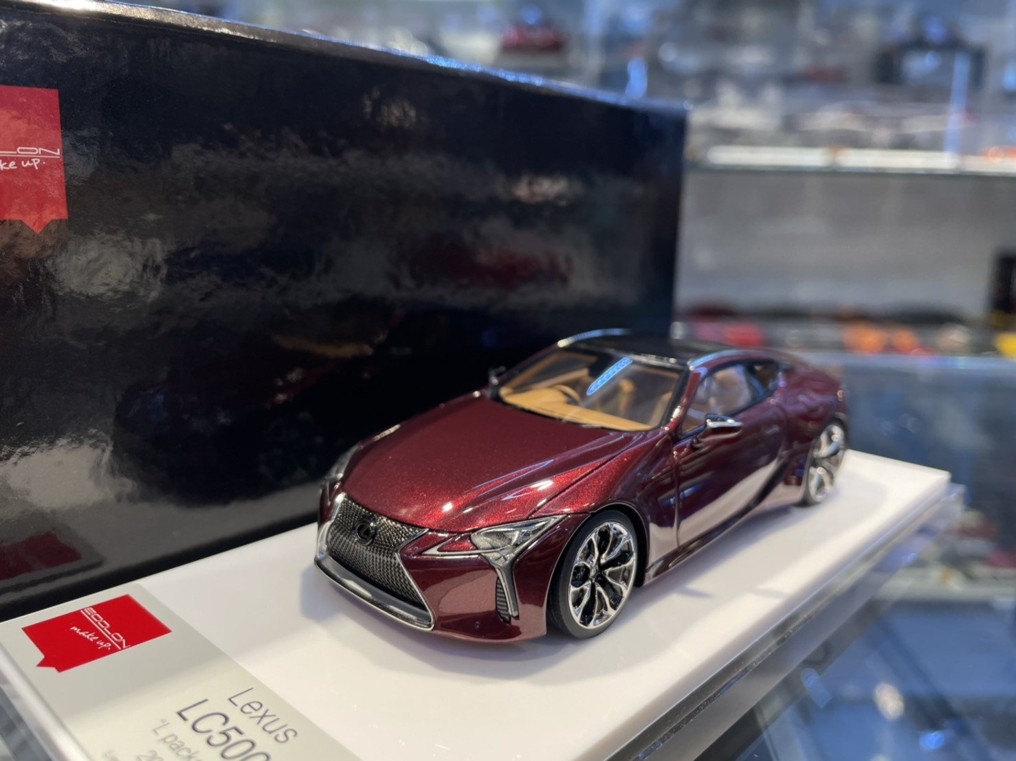 MakeUp EM558F Lexus LC500 LPackage Garmet Red Mica 1/43