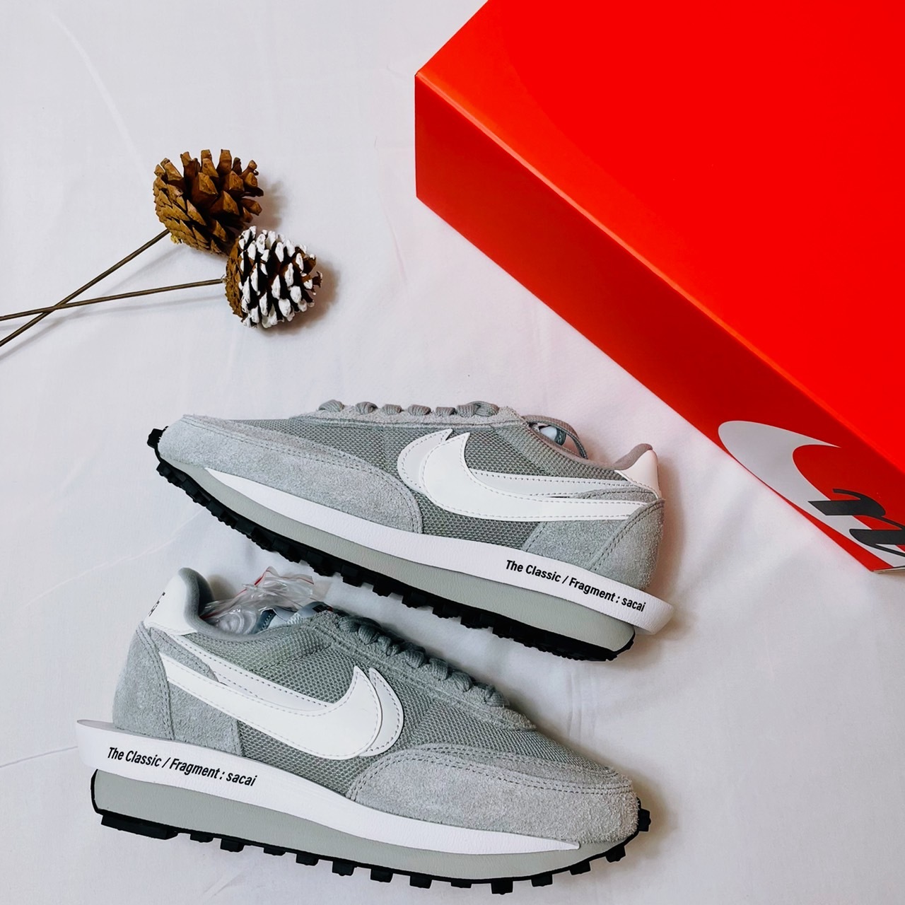 Fragment Design x Sacai x Nike LD Waffle “Light Smoke G Fragment Design x Sacai x Nike LD Waffle “Light Smoke G