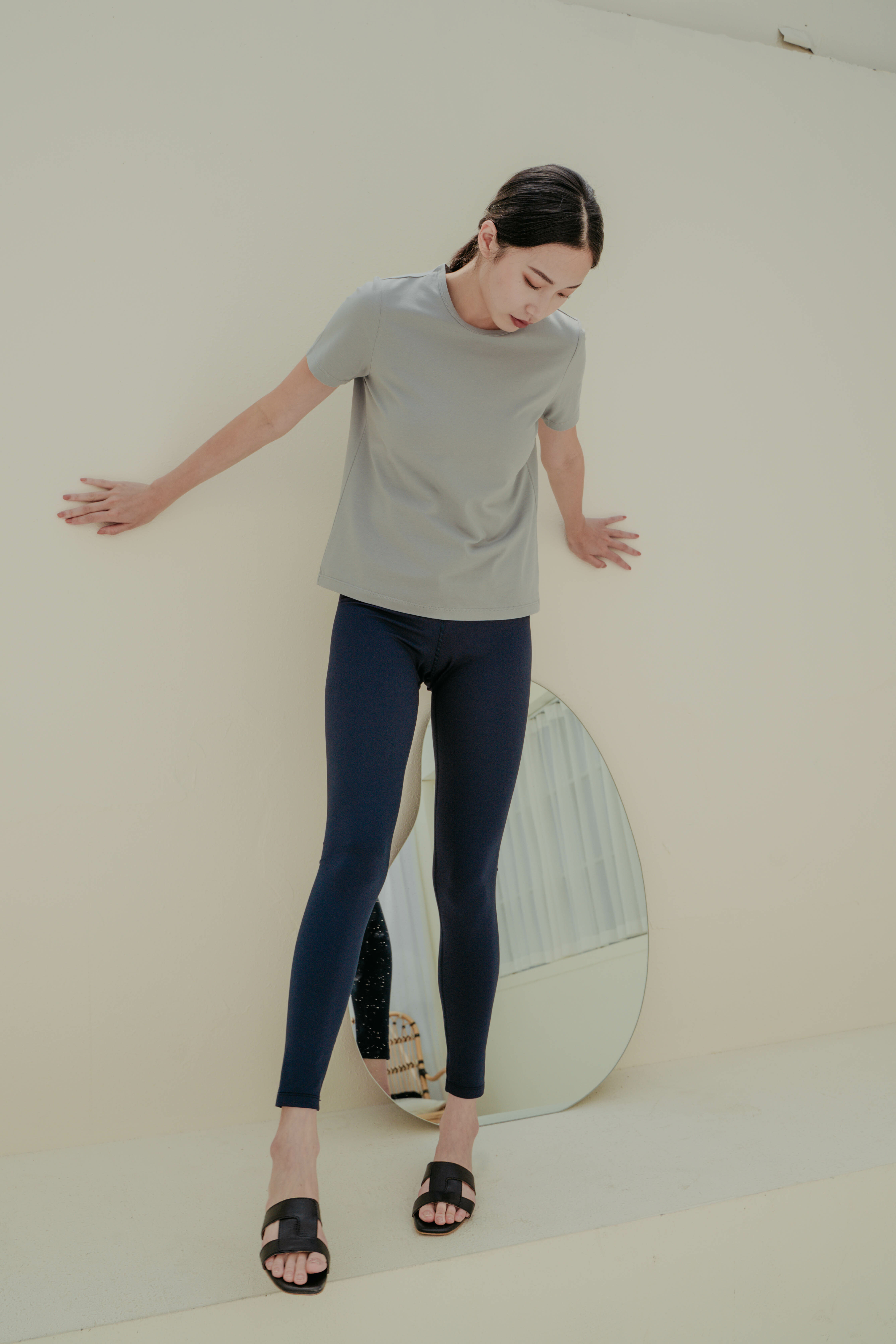 彈性無接縫長褲|HARUME為你尋覓舒適自在卻不隨意的衣著單品