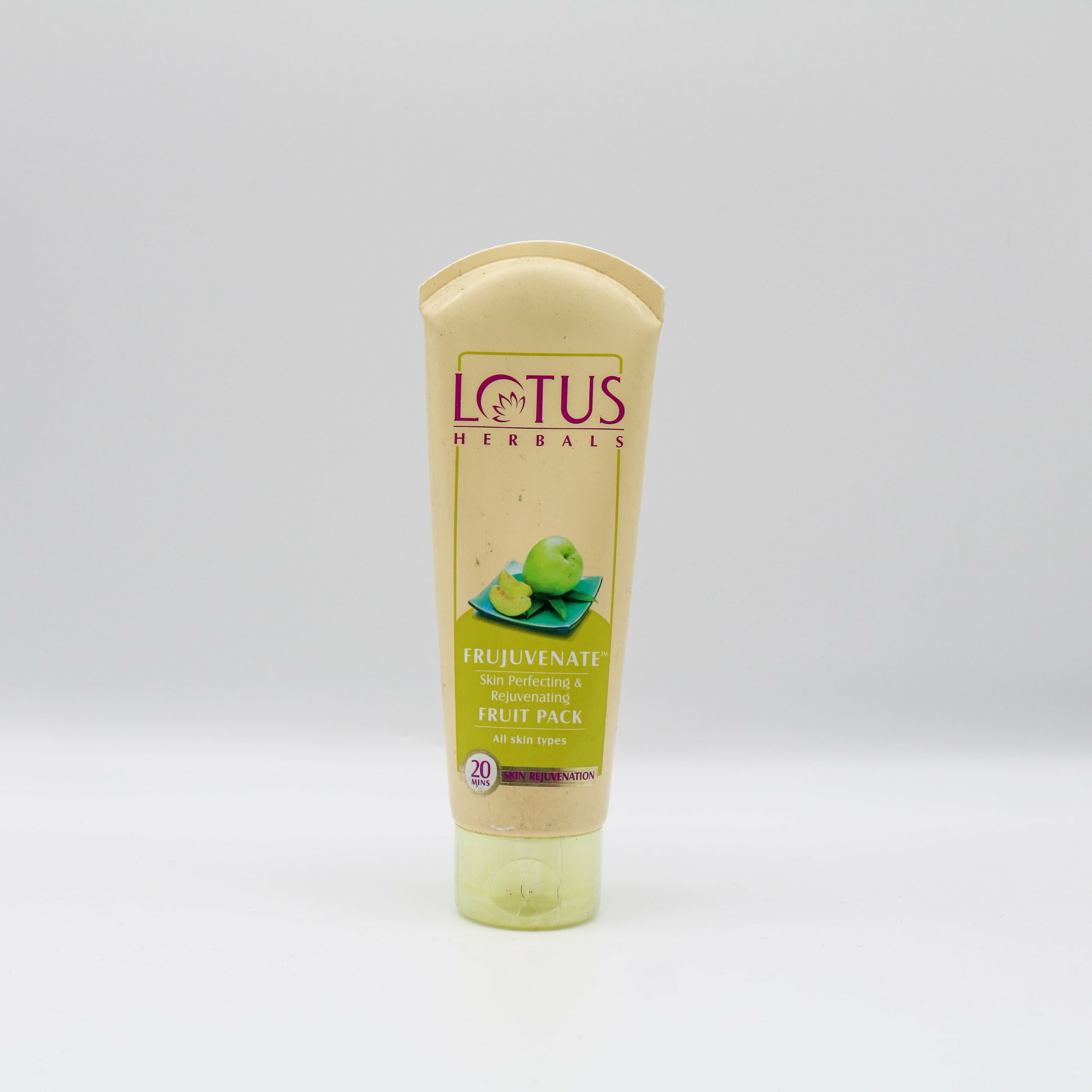 Lotus Herbals Rejuvenating Fruit Pack