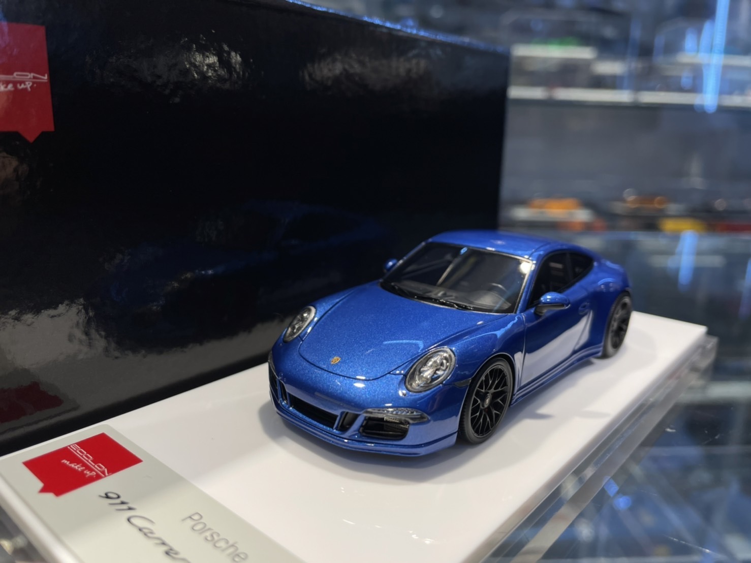 MakeUp EM629D Porsche 911 991 Carrera 4 GTS 藍色 1/43