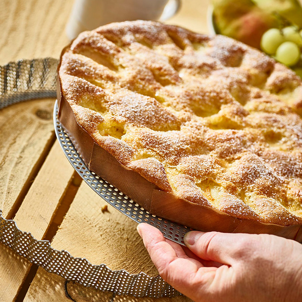 Perforated Round Tart & Pie Mold