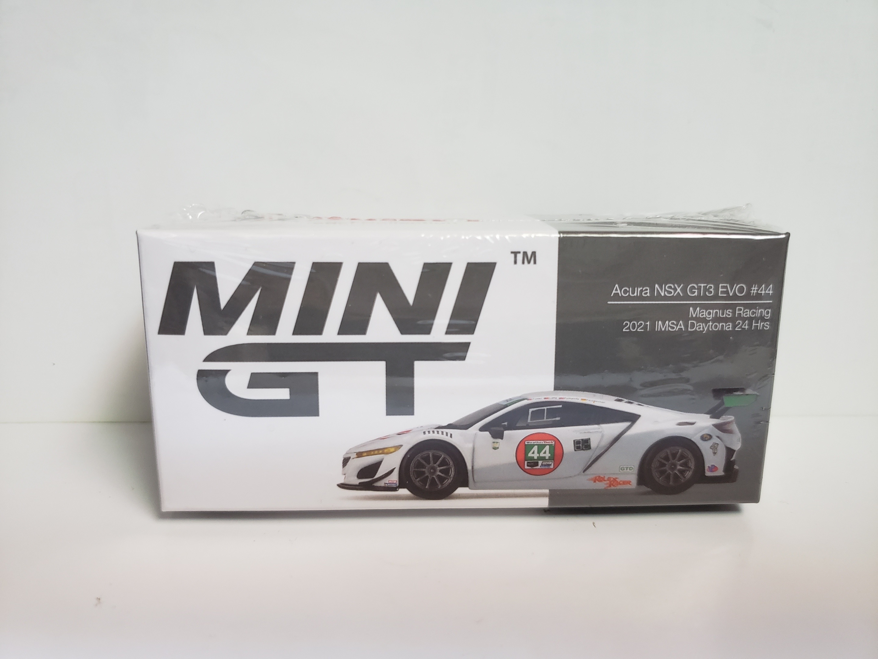 Mini GT 1/64 No.302 Acura NSX GT3 EVO #44 Magnus Racing