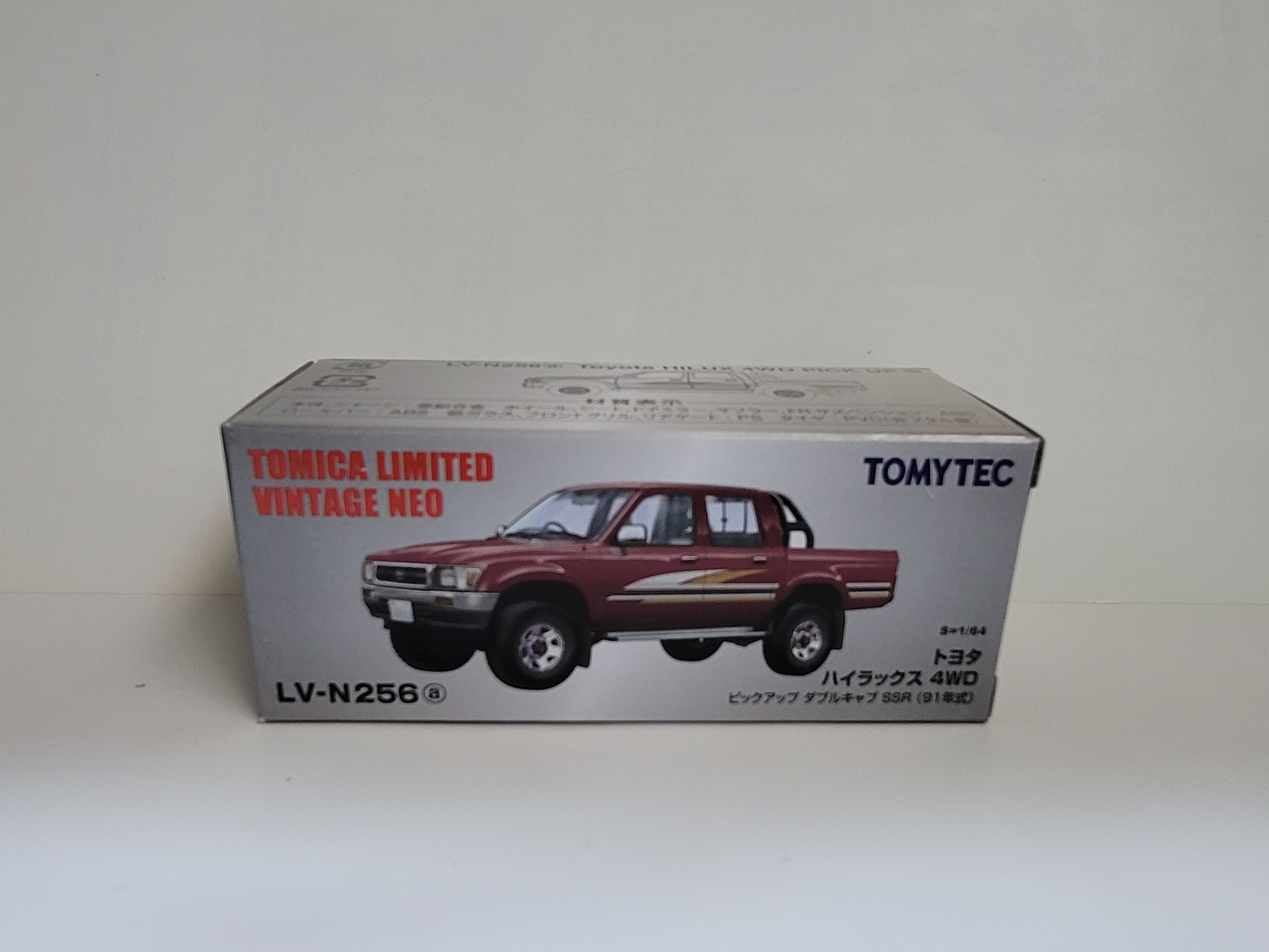 Tomytec Tomica Limited Vintage 1 64 LV N256a Toyota Hil tomytec-tomica-limited-vintage-1-64-lv-n256a-toyota-hil
