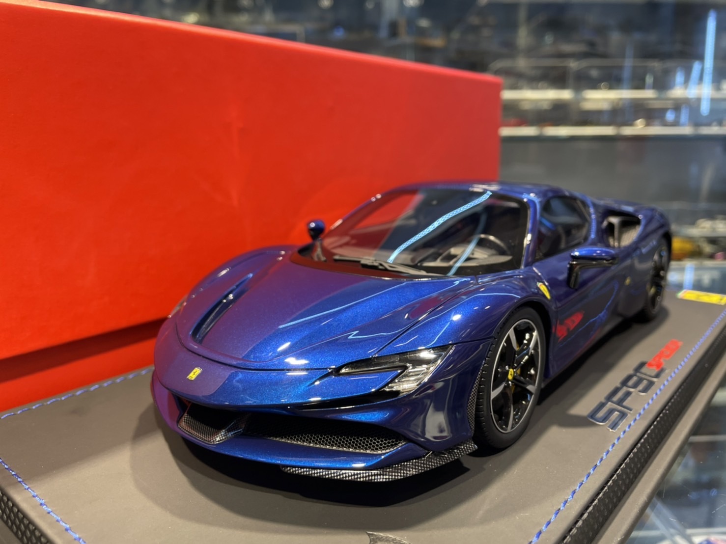 BBR P18196B1 Ferrari SF90 Spider TETTO CHIUSO Blue 1/18