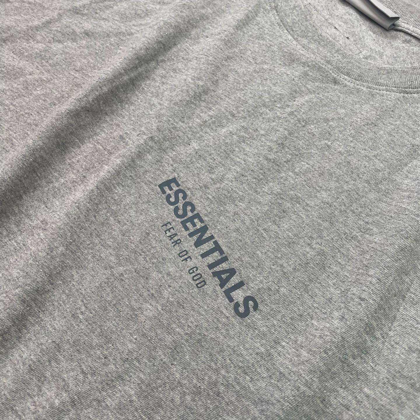 essentials tee in grey