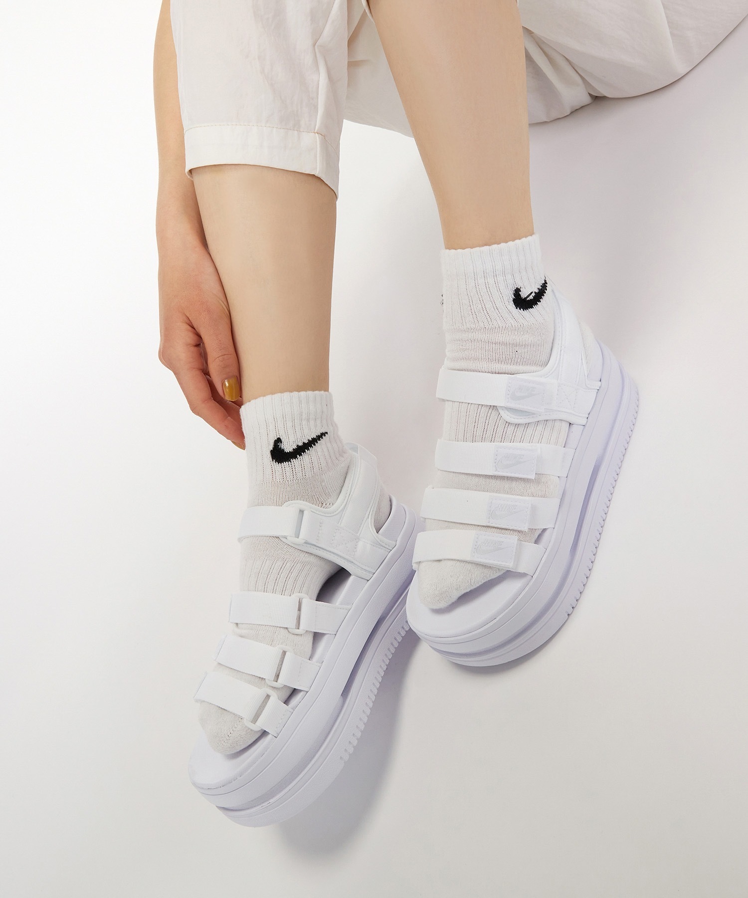 NIKE PLATFORM SLIPPER SANDAL