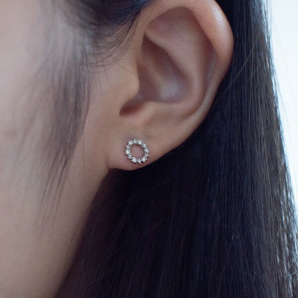 18K Twinkle Round Diamond Earring