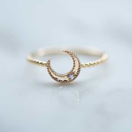 18K Moon Ring