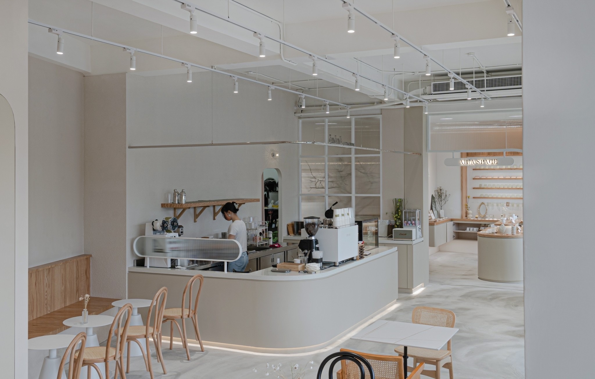 【一秒置身韓國】台中首間韓系飾品咖啡廳｜ARiA SPACE ft. OMOMO，邊挑選飾品邊品嘗醇香飲品