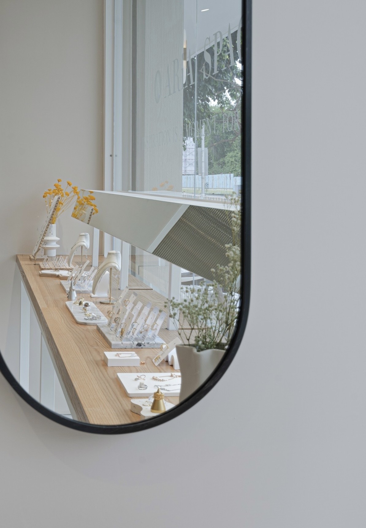 【一秒置身韓國】台中首間韓系飾品咖啡廳｜ARiA SPACE ft. OMOMO，邊挑選飾品邊品嘗醇香飲品