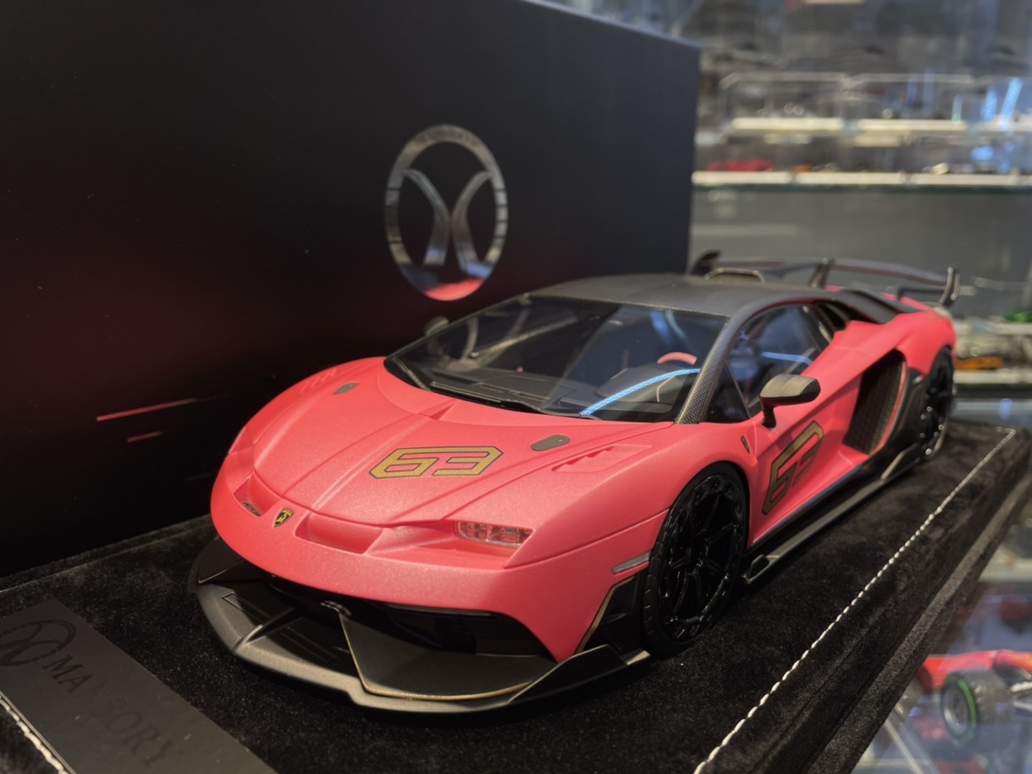 MANSORY Cabrera SVJ Matt Pink 1/18 (樹酯車)