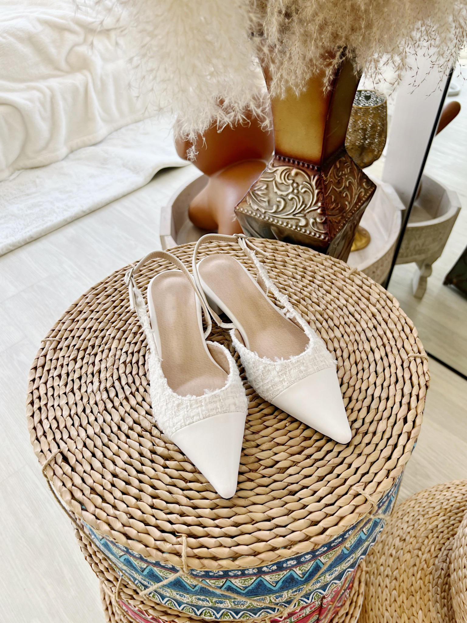 SHOE022 Tweed V Pointy-toe Shoes