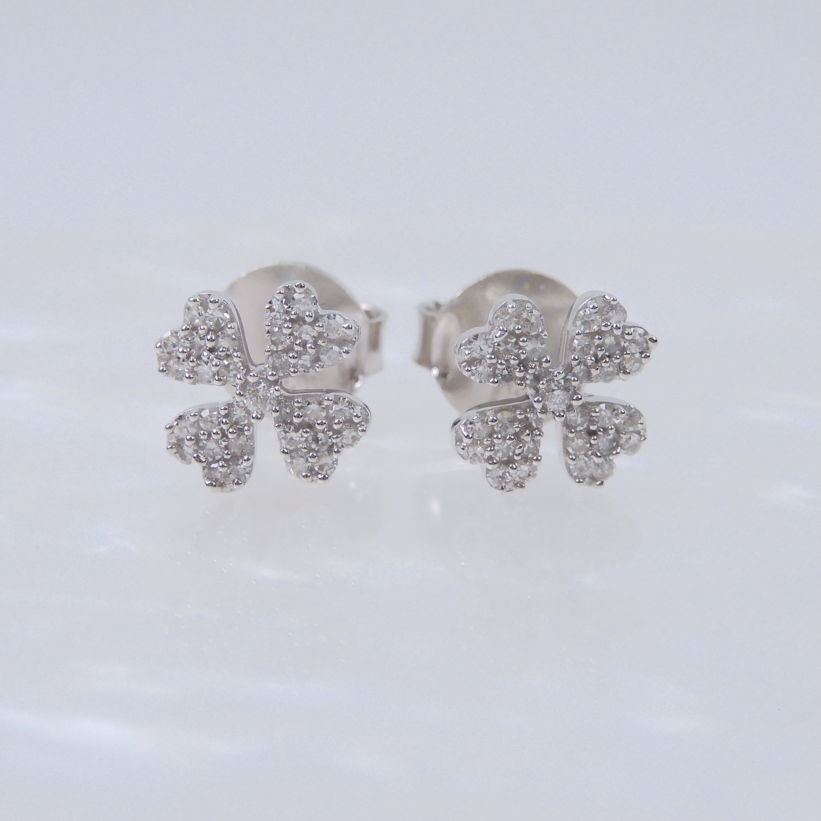Aloha Jewellery | 18K金 0.18ct 鑽石耳釘