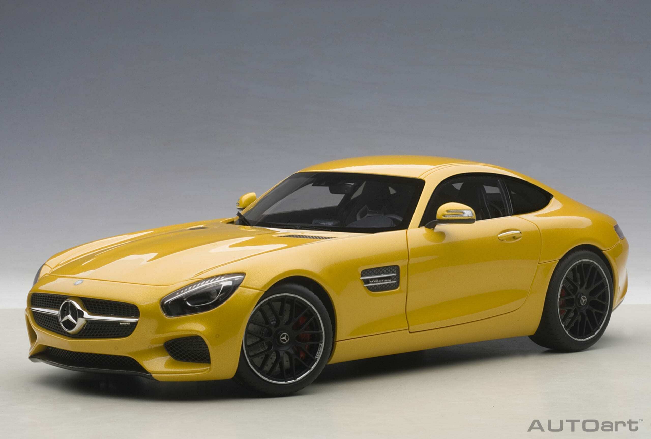 AutoArt 76314 Mercedes-AMG GT-S 黃色 1/18