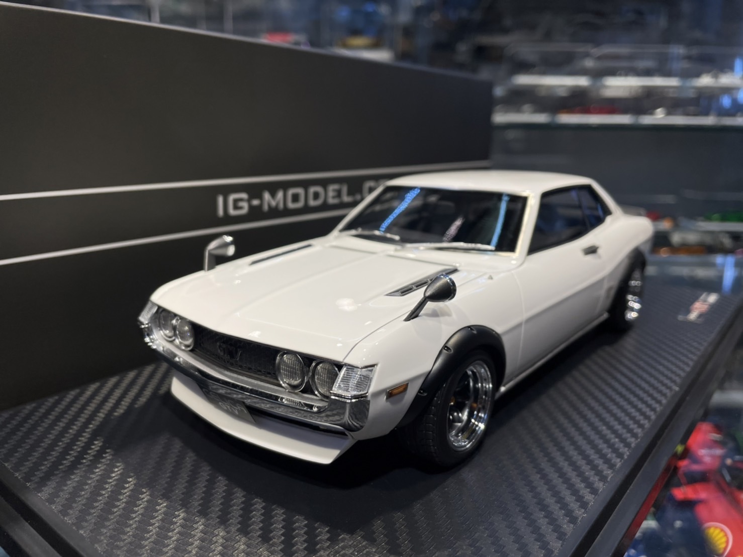 Ignition IG2598 Toyota Celica 1600GTV TA22 白色 1/18