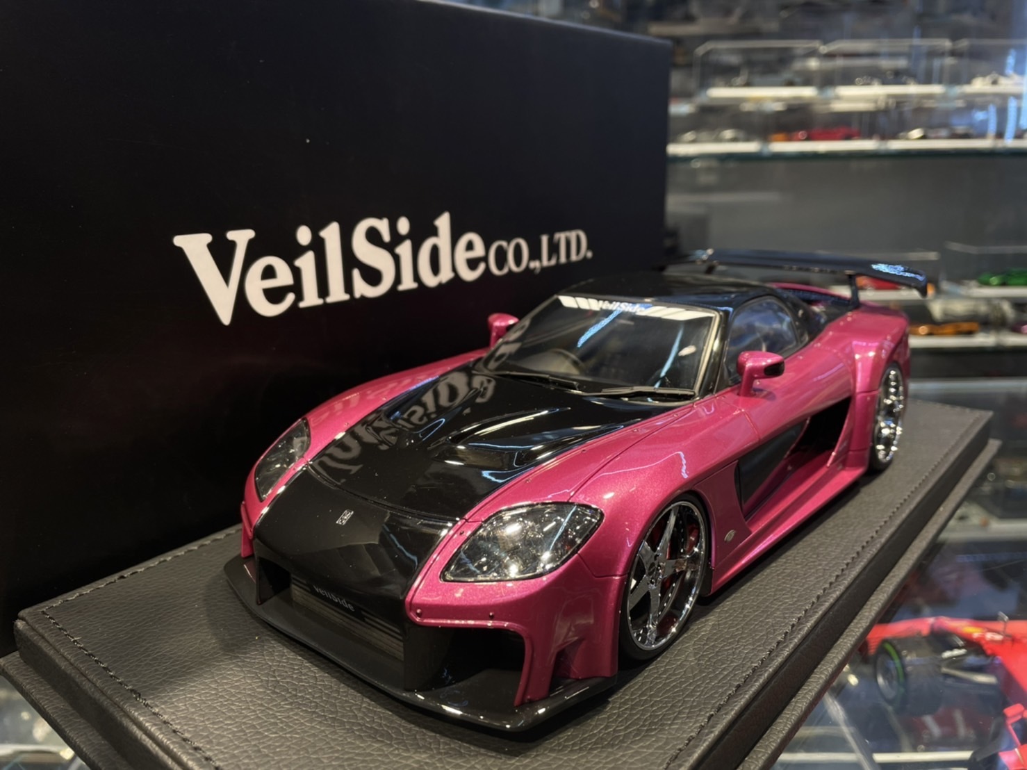 VeilSide RX-7 Fortune 電鍍粉 1/18 (樹酯車)