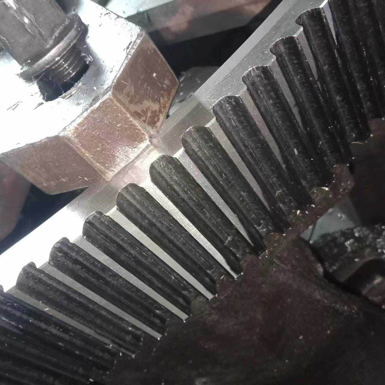 Timing Pulley with Hybrid Material design