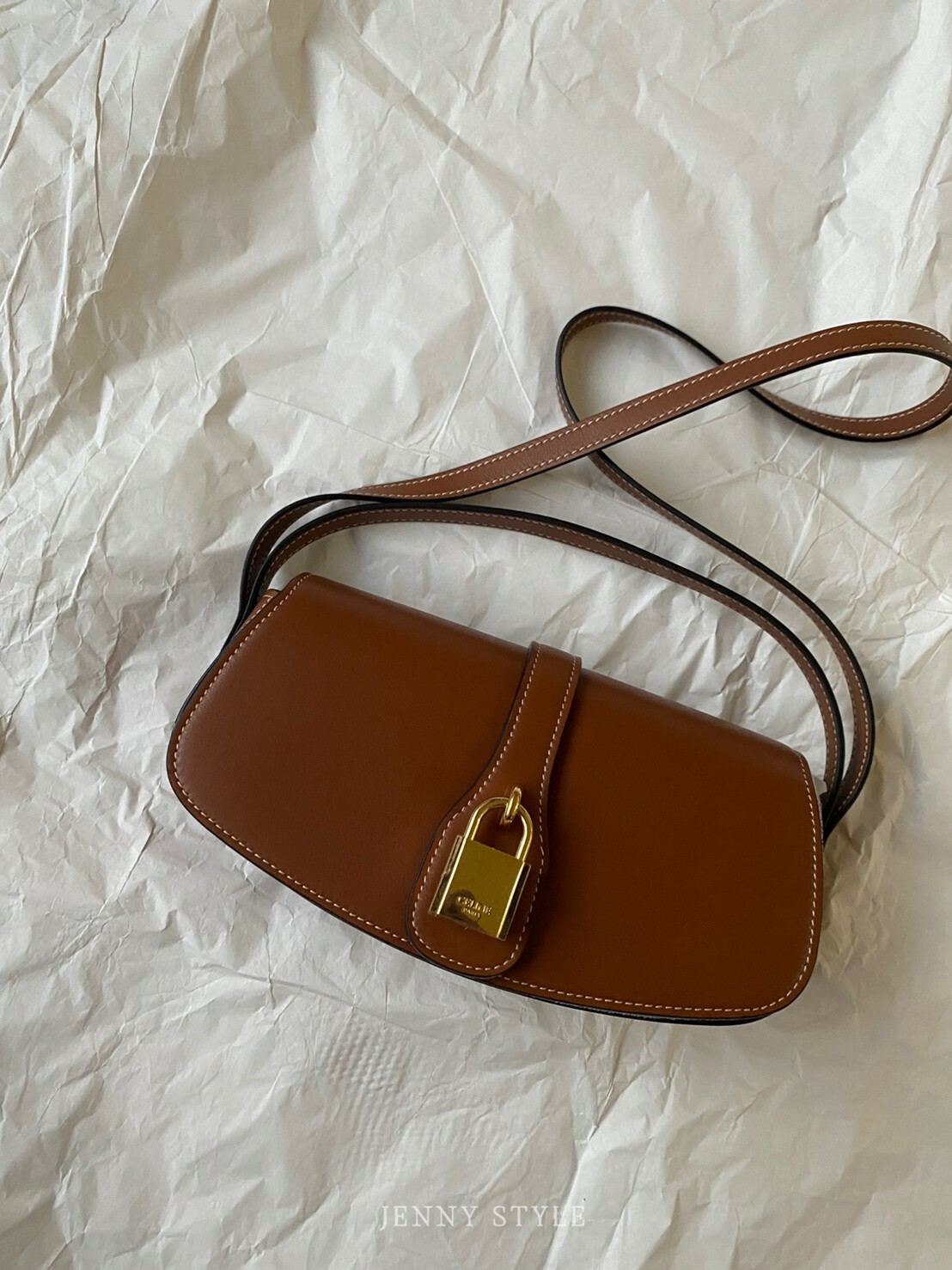 CELINE MINI TABOU棕色鎖頭腋下包
