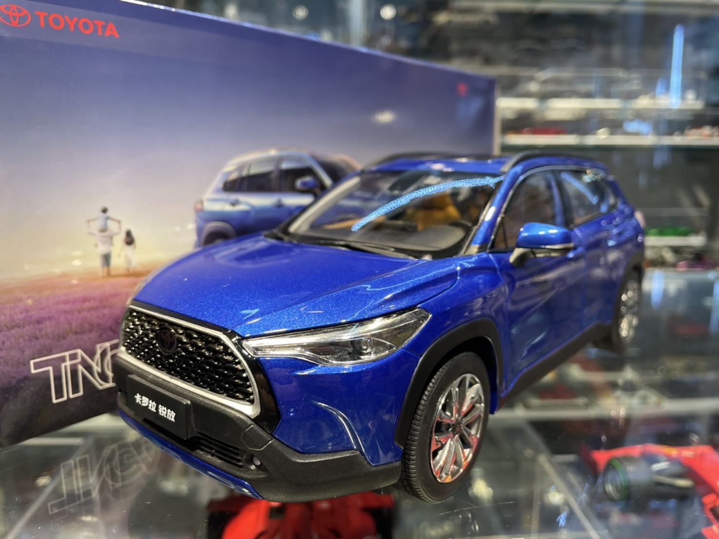 TOYOTA COROLLA CROSS 藍色 1/18