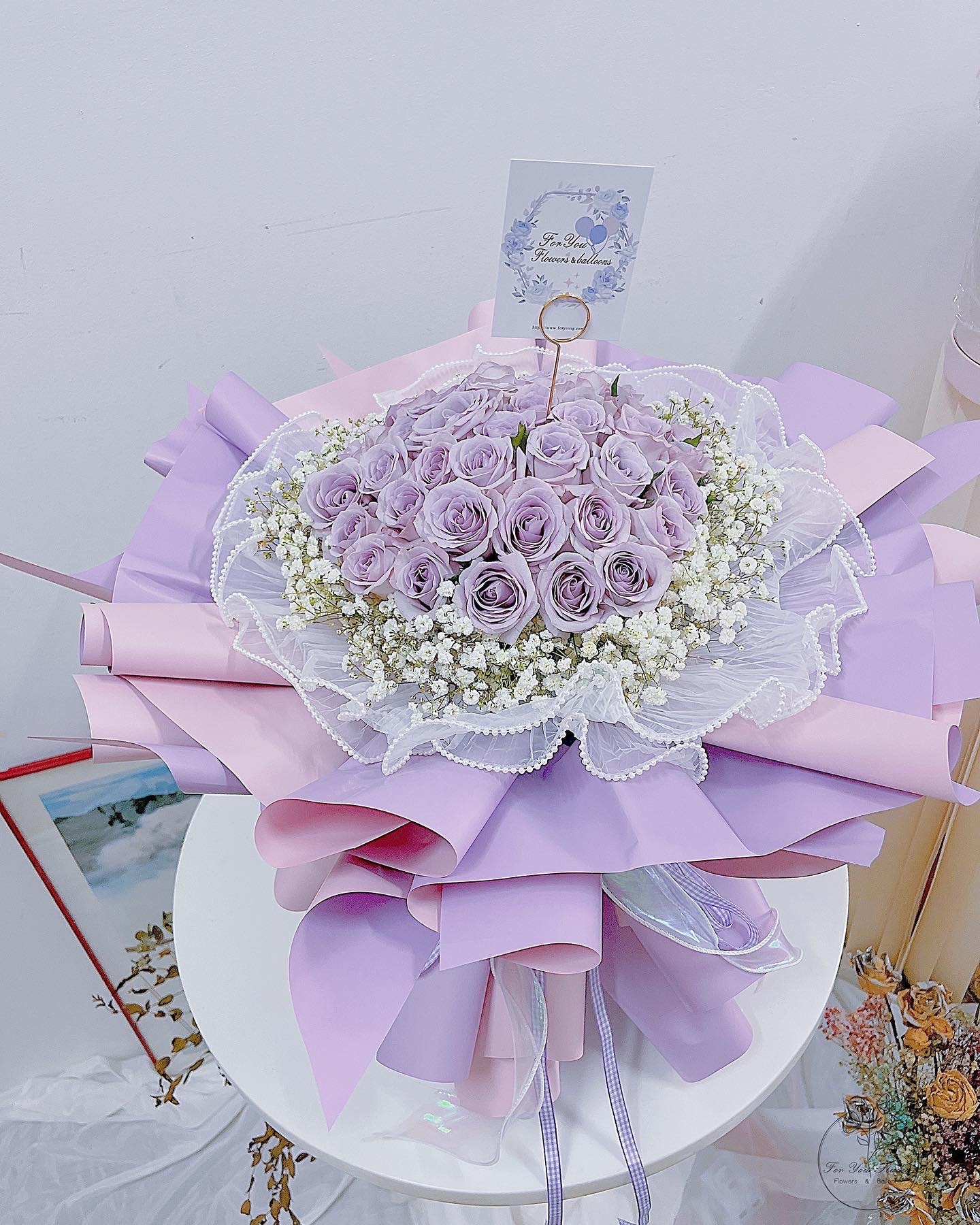 39 Stalks Ocean Song Roses with Baby Breath