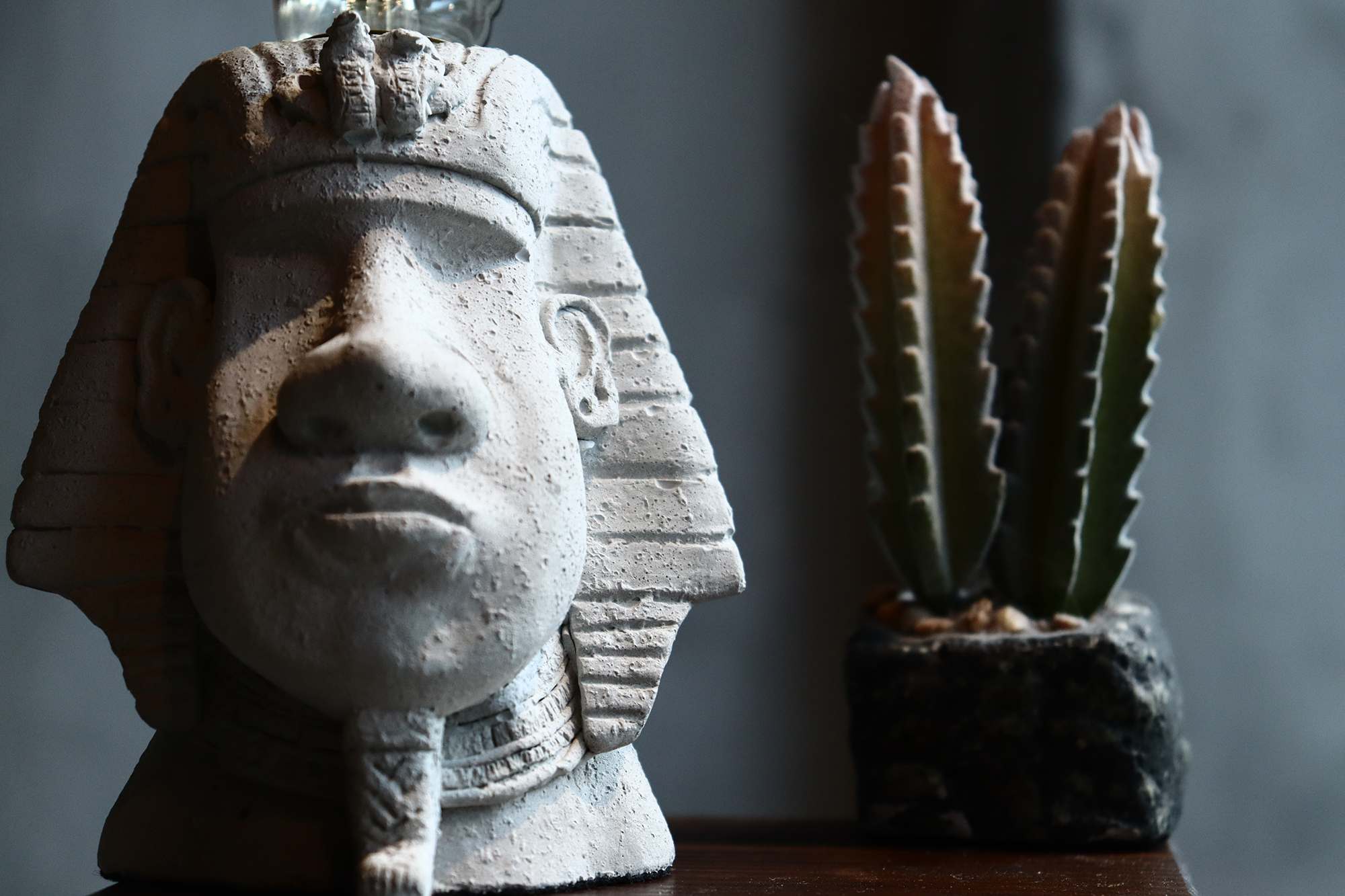 SHU｜Pharaoh Moai Cement Lamp