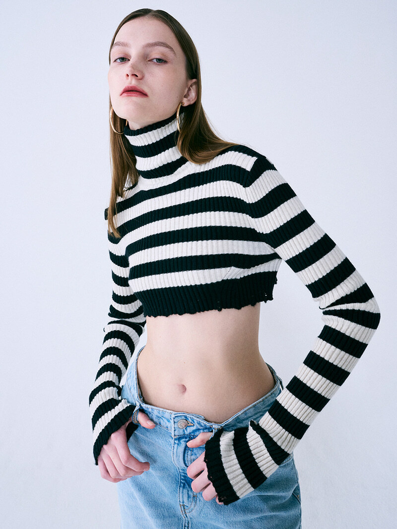 Mardi Mercredi CASHMERE BLENDED CROPPED TURTLE NECK STR