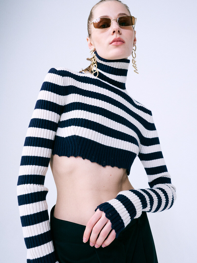 Mardi Mercredi CASHMERE BLENDED CROPPED TURTLE NECK STR